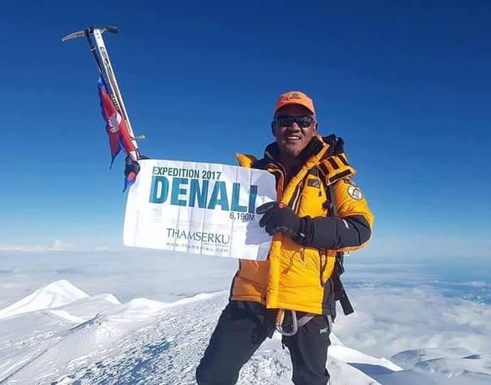 यतीका कार्यकारी अध्यक्ष शेर्पाले गरे सगरमाथा आरोहण, बने पहिलो नेपाली ...