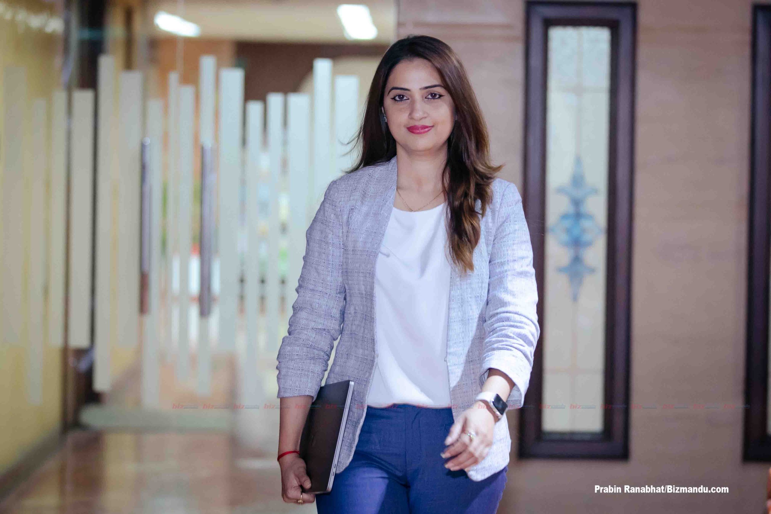 नसोचेको क्षेत्रमा सेल्डनकी पात्रजस्ती रश्मी, 'करियर छोड्ने होइन डिफेन्स ...