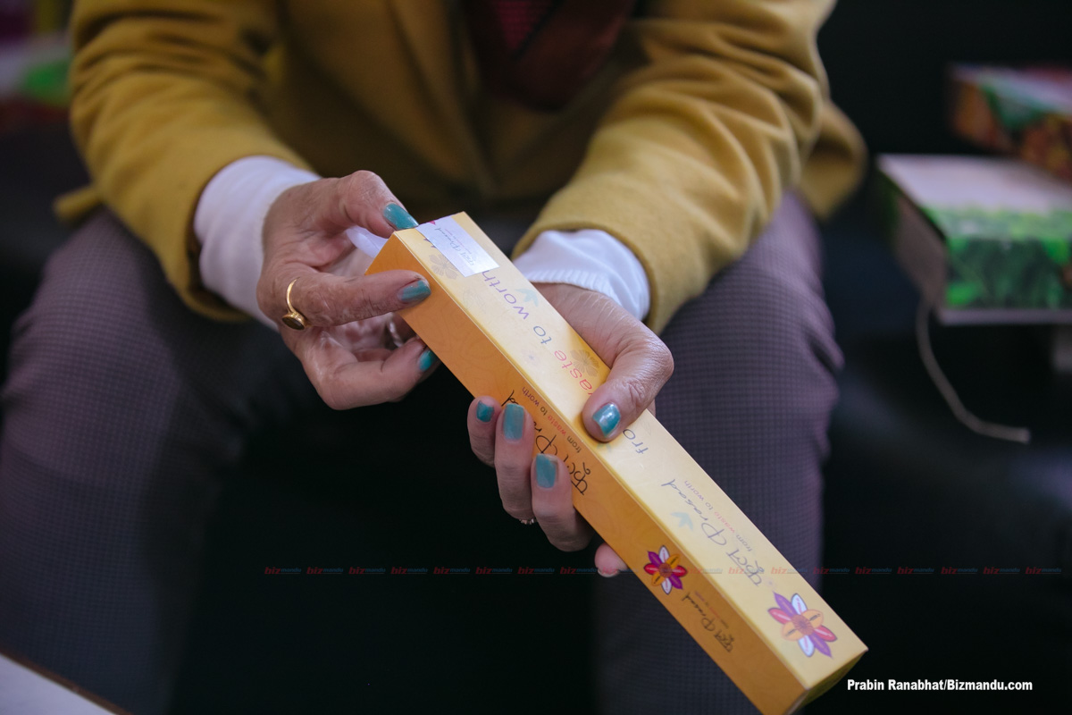 मिल्काइएका फूलपातलाई अर्थतन्त्रसँग जोड्दै सुषमा : विश्व बजारमा सुगन्ध ...