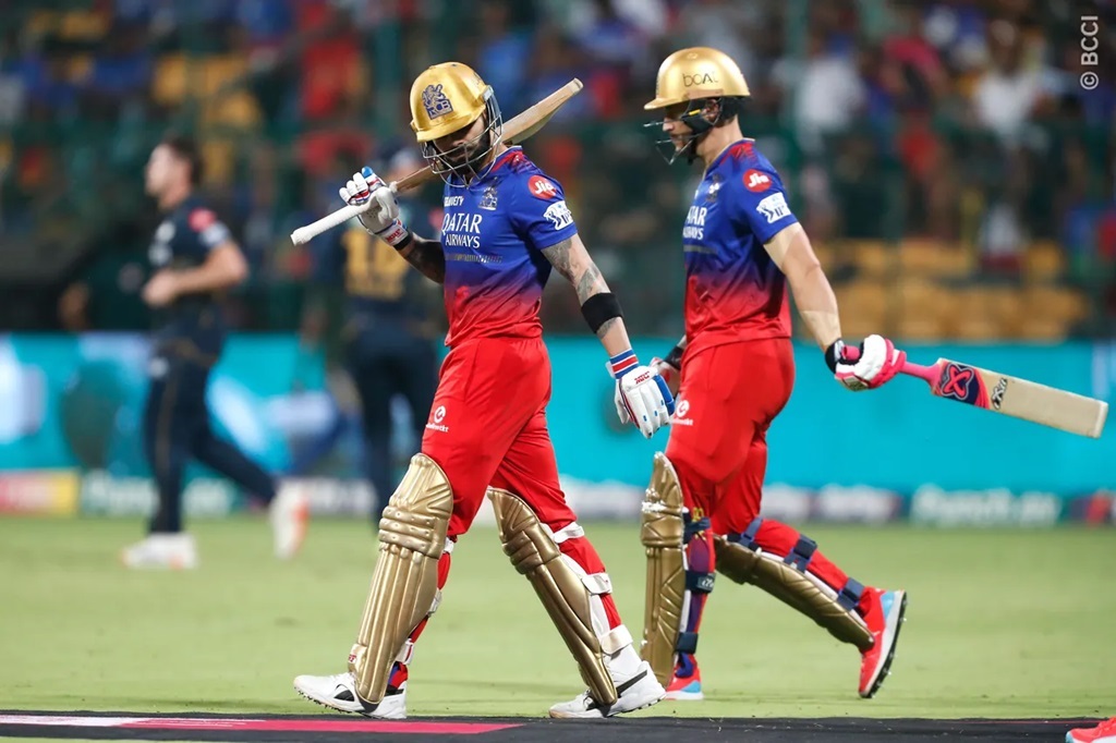 आइपीएलमा लयमा फर्कँदै बेङ्ग्लोर, गुजरातमाथि ४ विकेटको जित, आज दुई खेल हुँदै