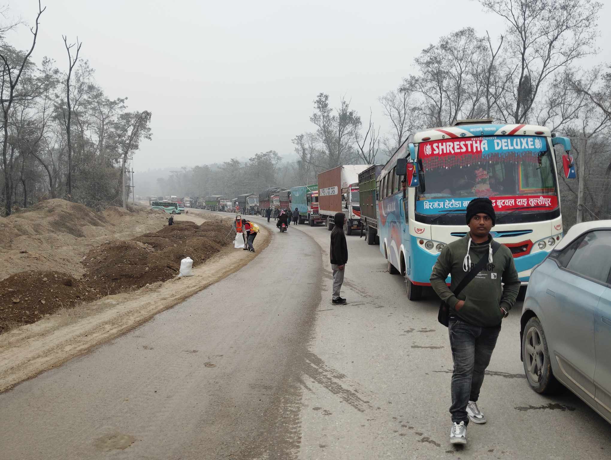 हुस्सु र शीतलहरका कारण बन्द नारायणगढ-बुटवल खण्डमा सवारी आवागमन खुल्यो