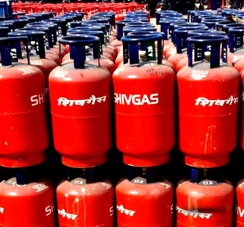 भारतमा एलपीजी ग्यास सिलिन्डरको मूल्य ५० भारु बढाइयो, घरेलु ग्यासको अब ...
